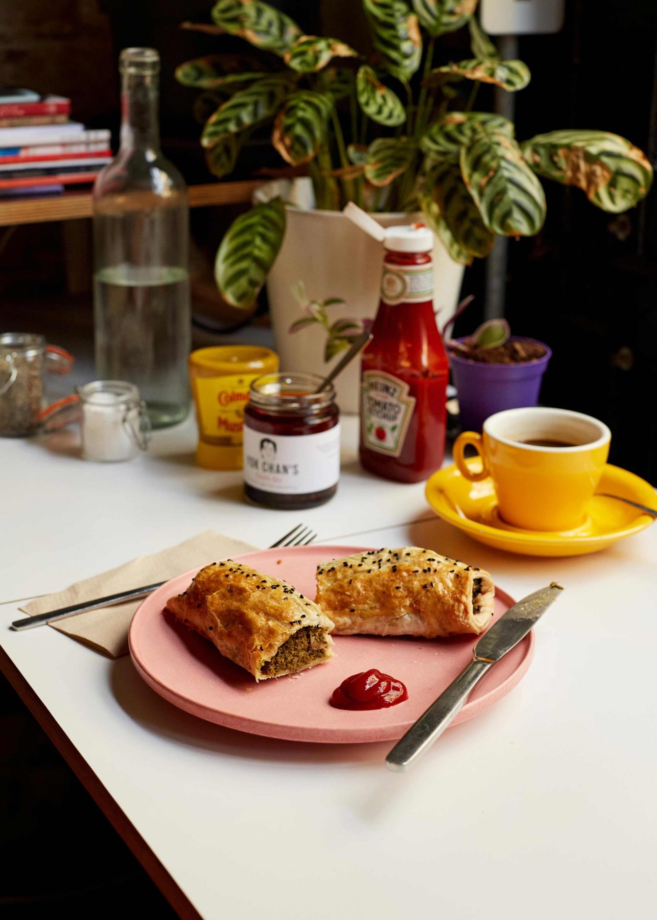 the common e2 — crafted coffee and homemade food since 2014.